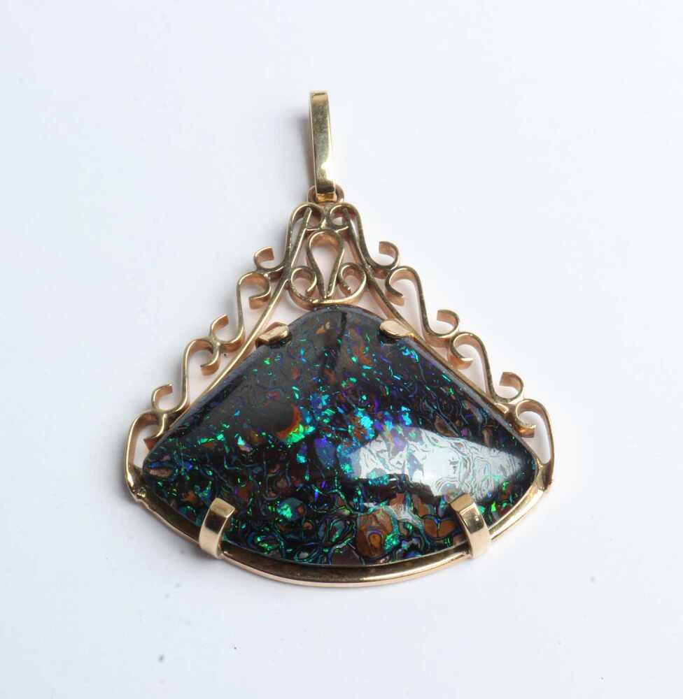 OPAL PENDANT