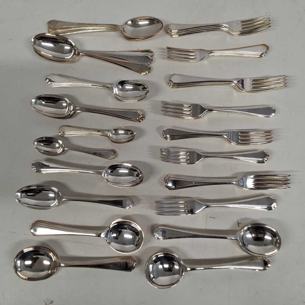 CUTLERY SET