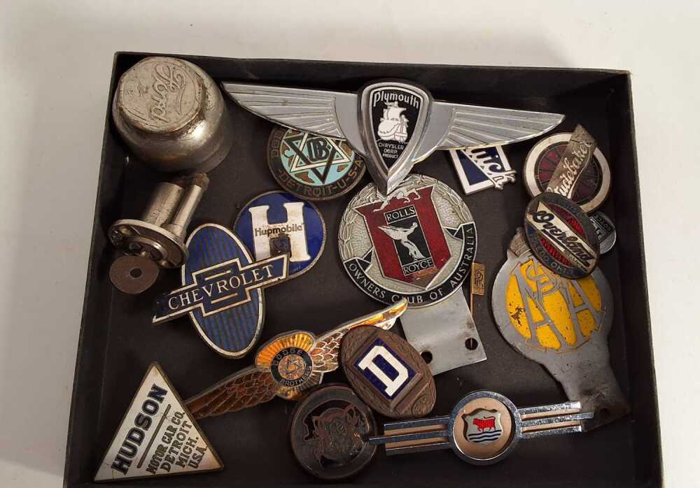 CAR BADGES