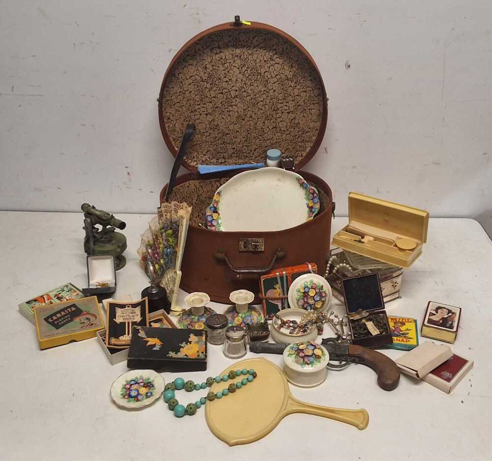 VINTAGE COLLECTABLES