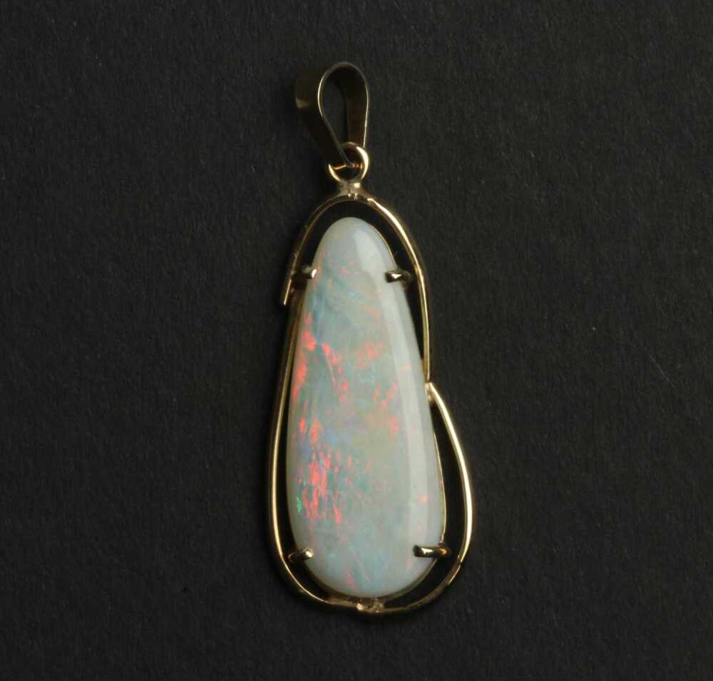 OPAL PENDANT