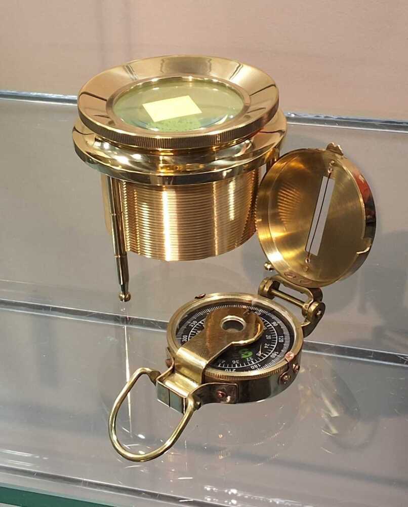 COMPASS AND MAP READER