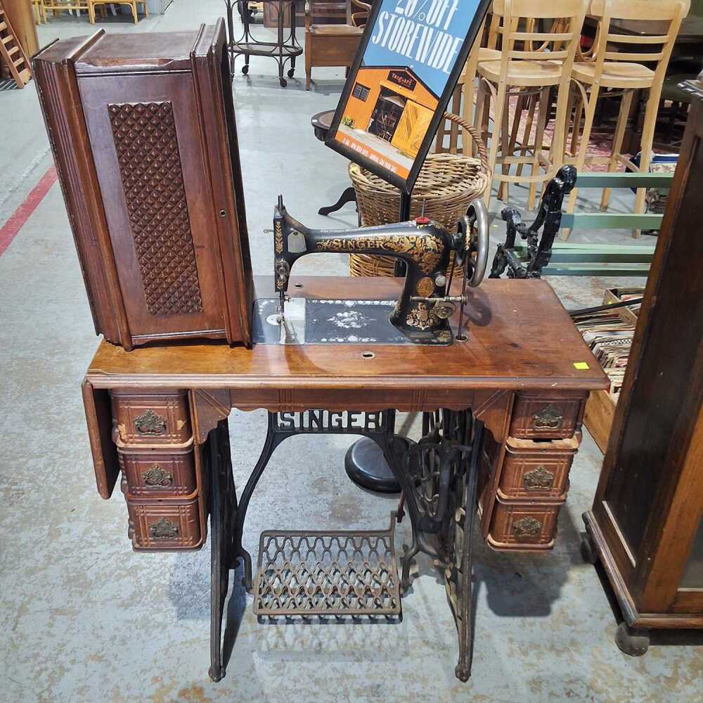SEWING MACHINE